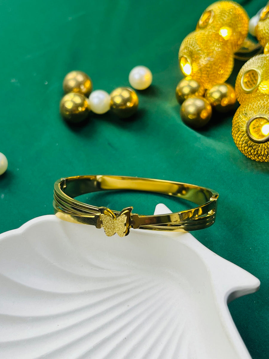 Golden Dominion Cuff – Royal Auras